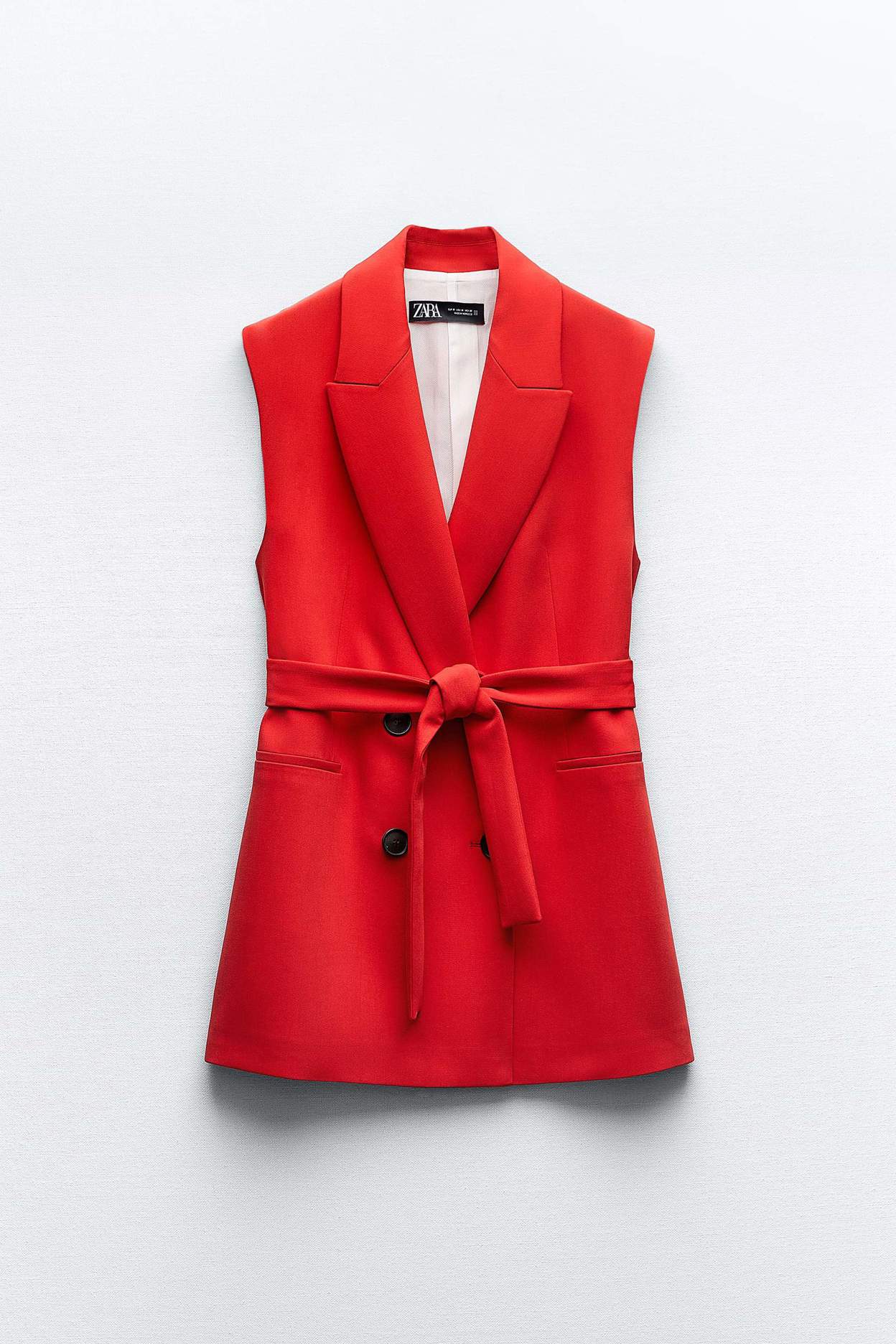 El rojo será tendencia en otoño: 10 prendas preciosas de Zara para ...