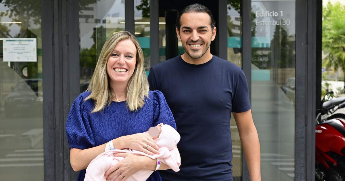 Andrea Prat y Jacobo Millán ya tienen a la pequeña Gala en casa
