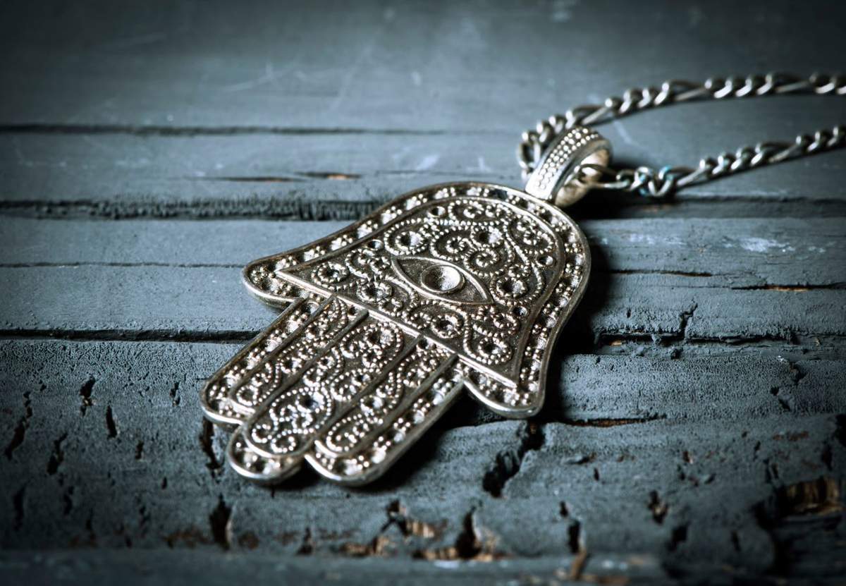 Amuletos y talismanes de protección: 25 símbolos, su significado y cuál ...