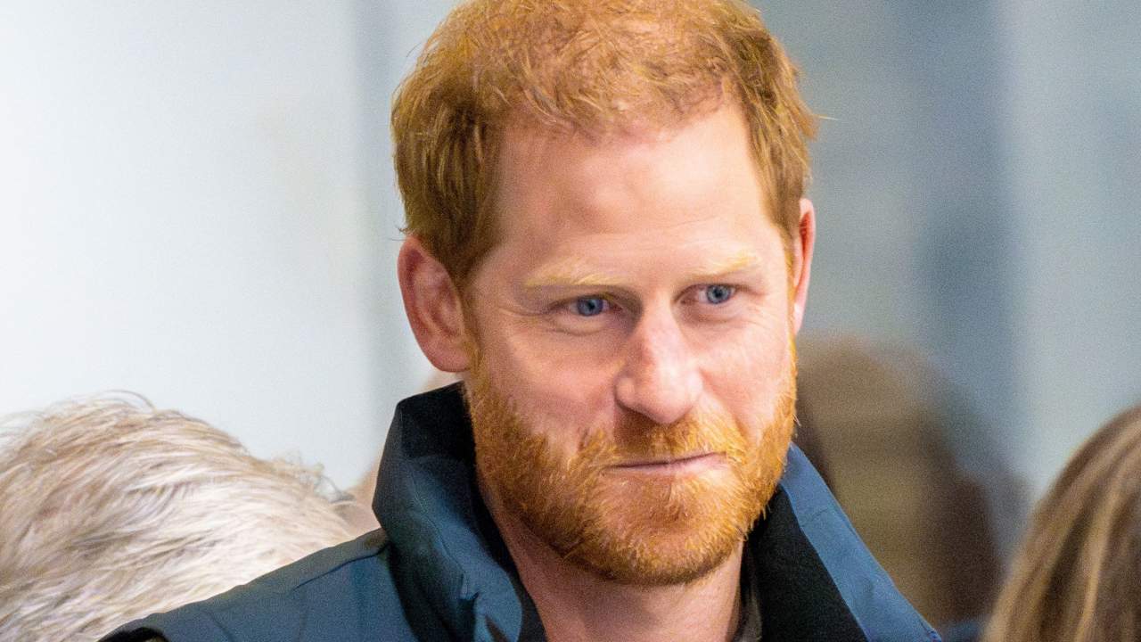 El príncipe Harry se desmarca del rey Carlos III y del príncipe ...