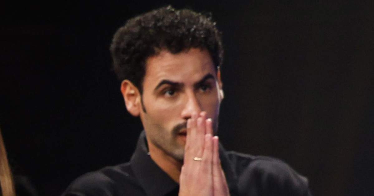 Asraf Beno, muy emocionado, rompe a llorar al oír las palabras Isa ...