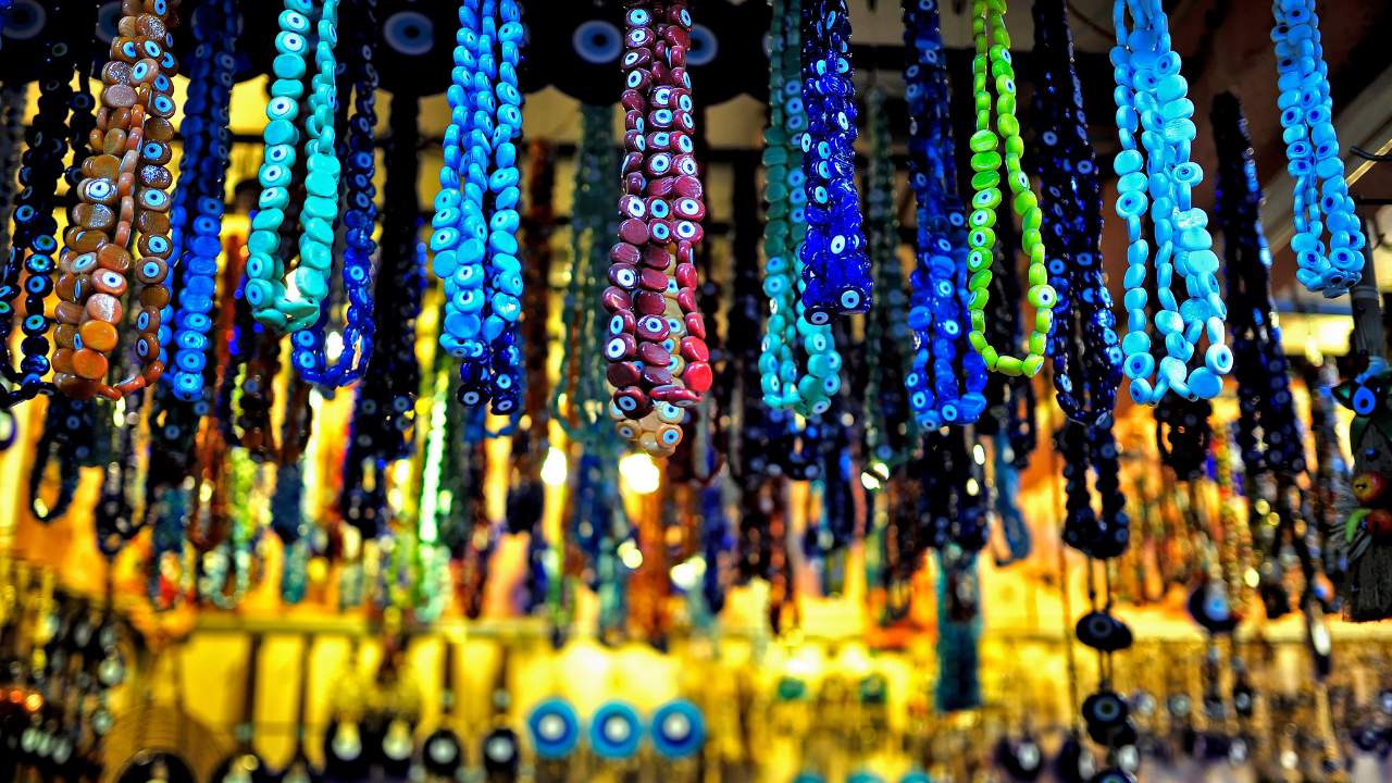 Amuletos y talismanes de protección: 25 símbolos, su significado y cuál ...