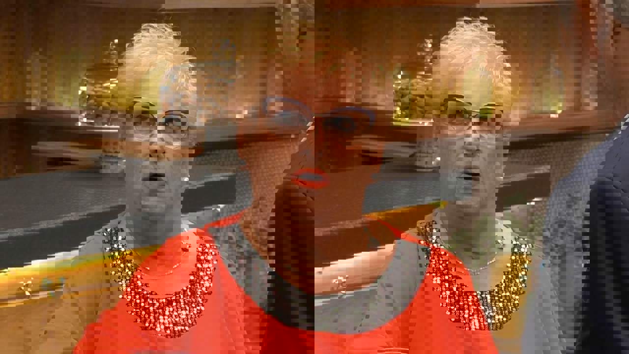 Un soltera de ‘First Dates’ intenta conquistar a Carlos Sobera tras dar ...