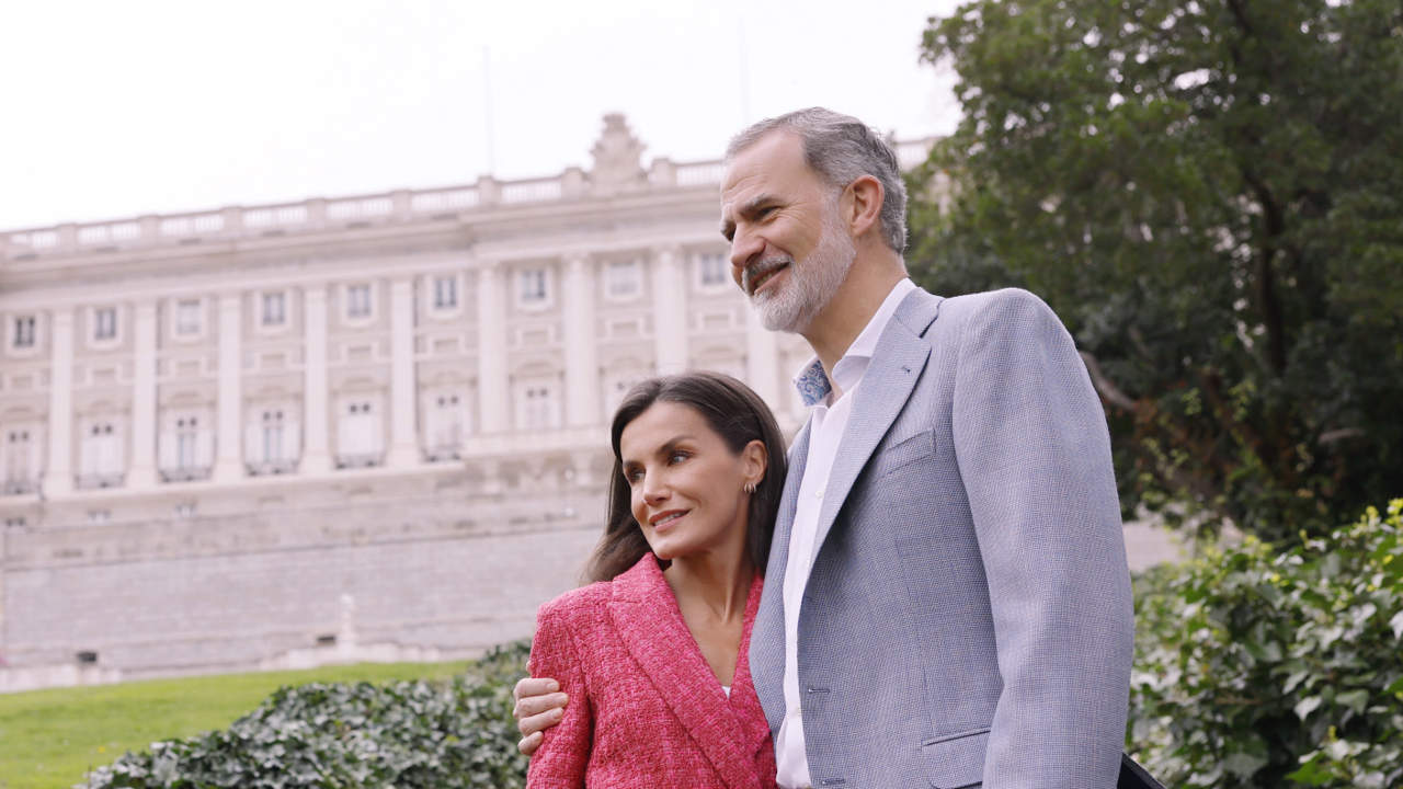 El inesperado paso atrás de la reina Letizia en la celebración de los ...