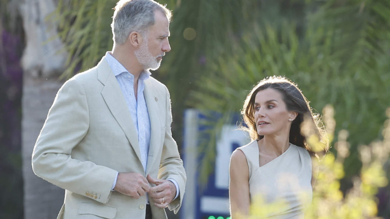 Sale a la luz el cónclave secreto de los reyes Felipe y Letizia con la ...