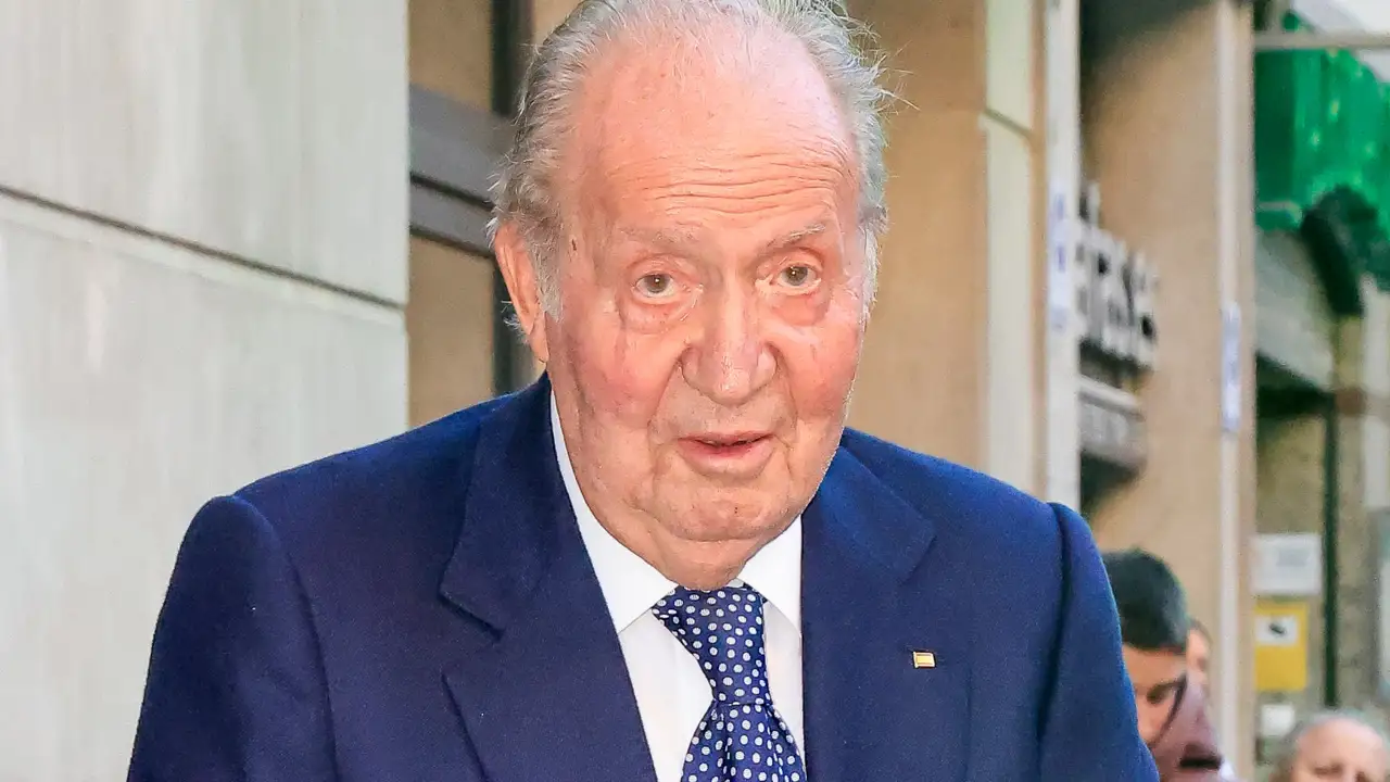 El rey Juan Carlos recibe un curioso reconocimiento en las horas más ...