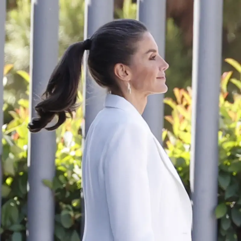 Anne Igartiburu (56 años) espectacular con el peinado más fácil ...