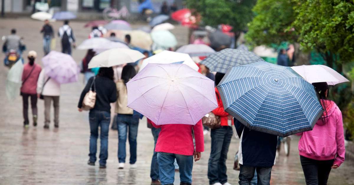 El meteorólogo Francisco Cacho señala las zonas de España donde hará ...