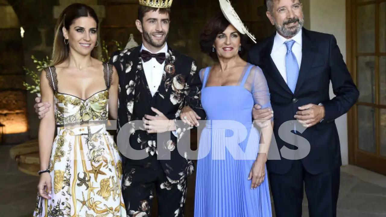 Transparencias y plumas: Elena Zapico, la madre de Pelayo Díaz, fue la ...