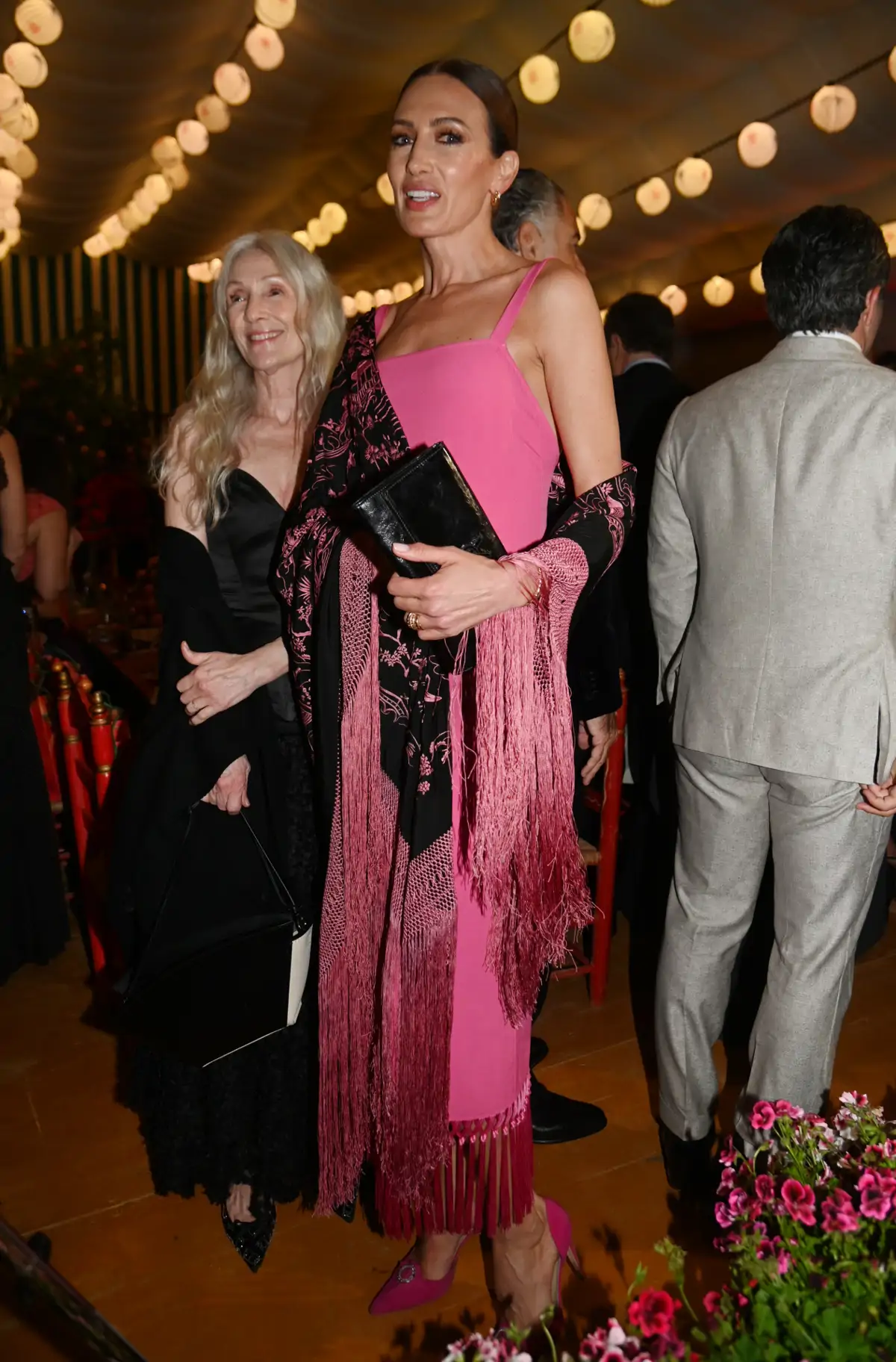 De Nieves Álvarez en rosa capote a Eugenia Martínez de Irujo con crop ...