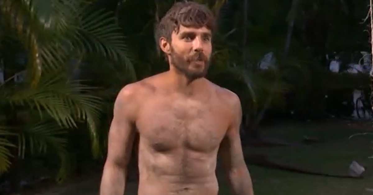 La gran preocupación de Manuel con sus dientes al verse en el espejo ...