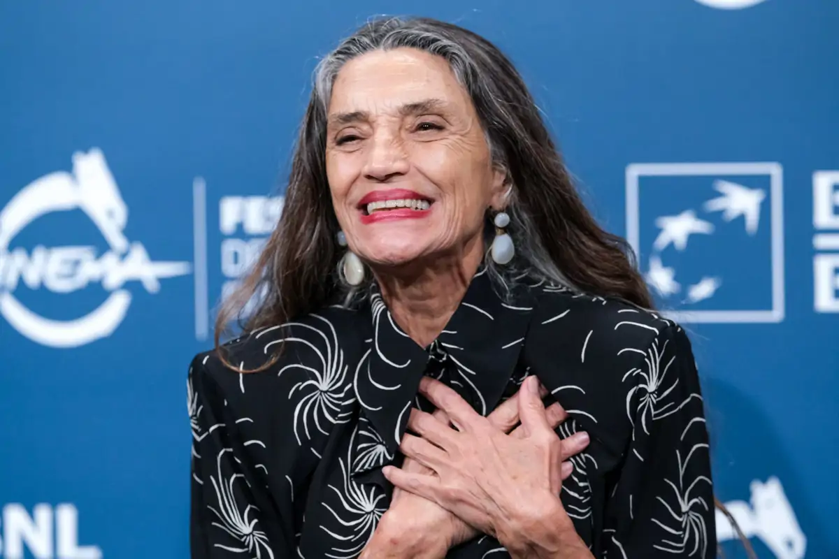 Ángela Molina (69 años): "Cuando te salen canas tienes dos opciones ...