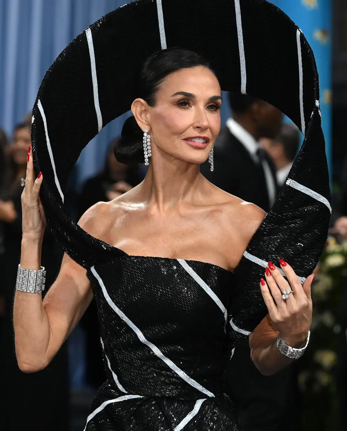 Demi Moore, 62 años: “En el desayuno, media taza de avena con agua, el ...