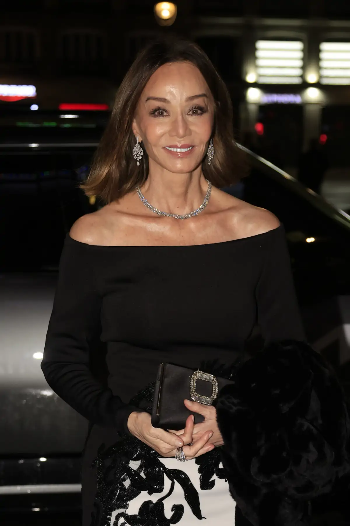 Anabel Gornés, experta en cejas, sobre Isabel Preysler (74 años): "Luce ...