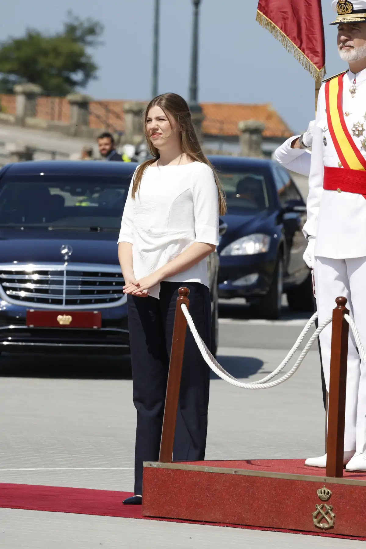 Un conocido diseñador, crítico con los looks de la infanta Sofía que no ...