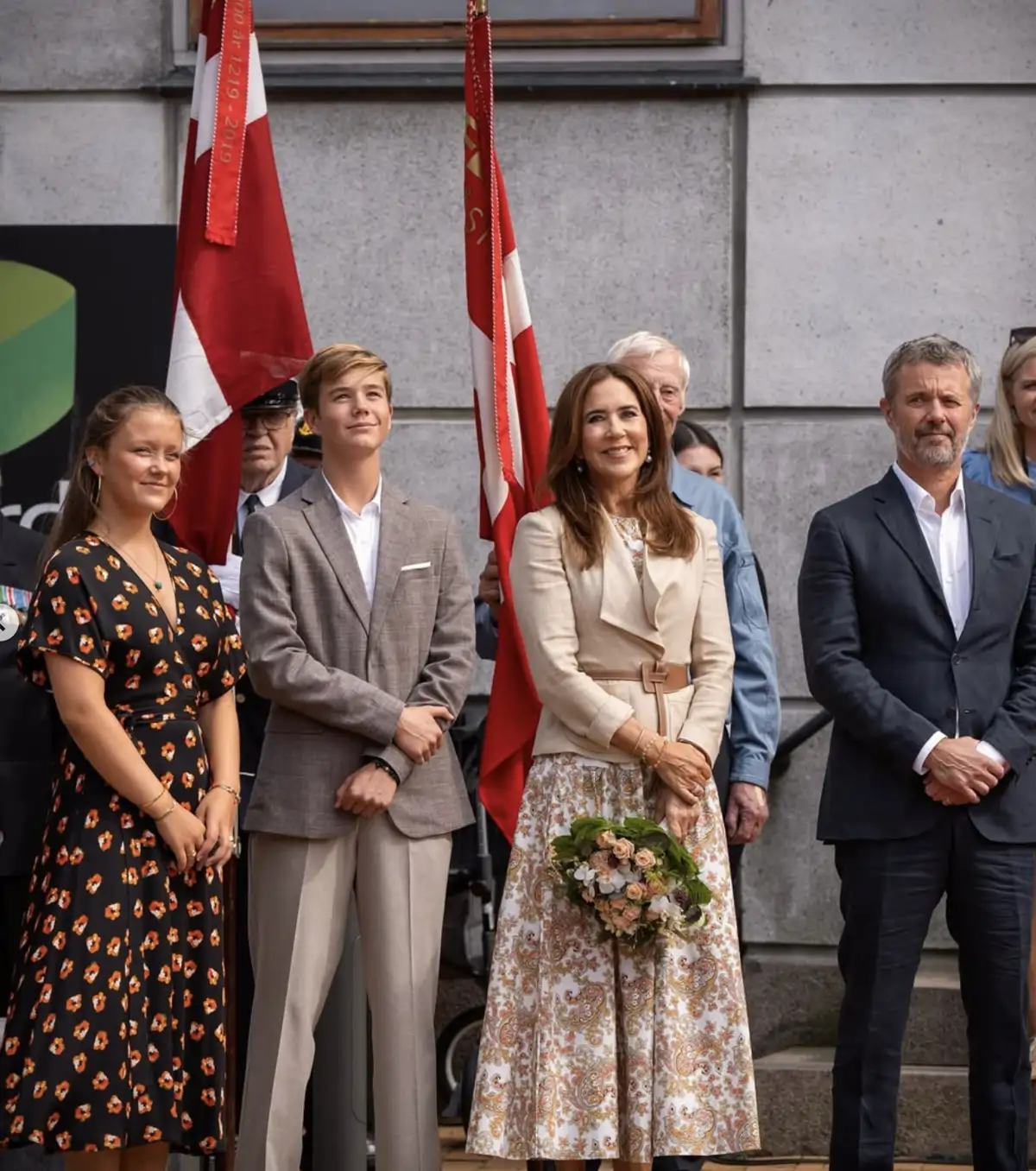 Los reyes Federico y Mary de Dinamarca reaparecen tras la polémica con ...