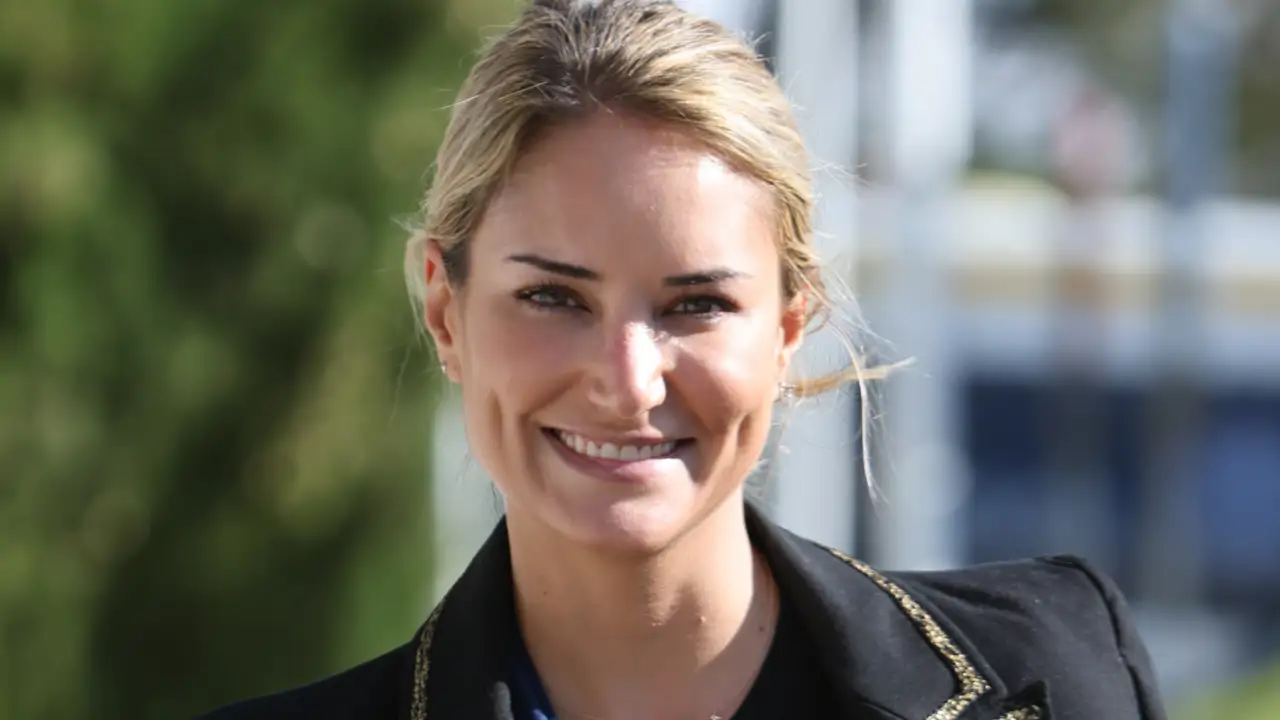 El pueblo de Ávila en el que veranea Alba Carrillo no tiene playa pero ...