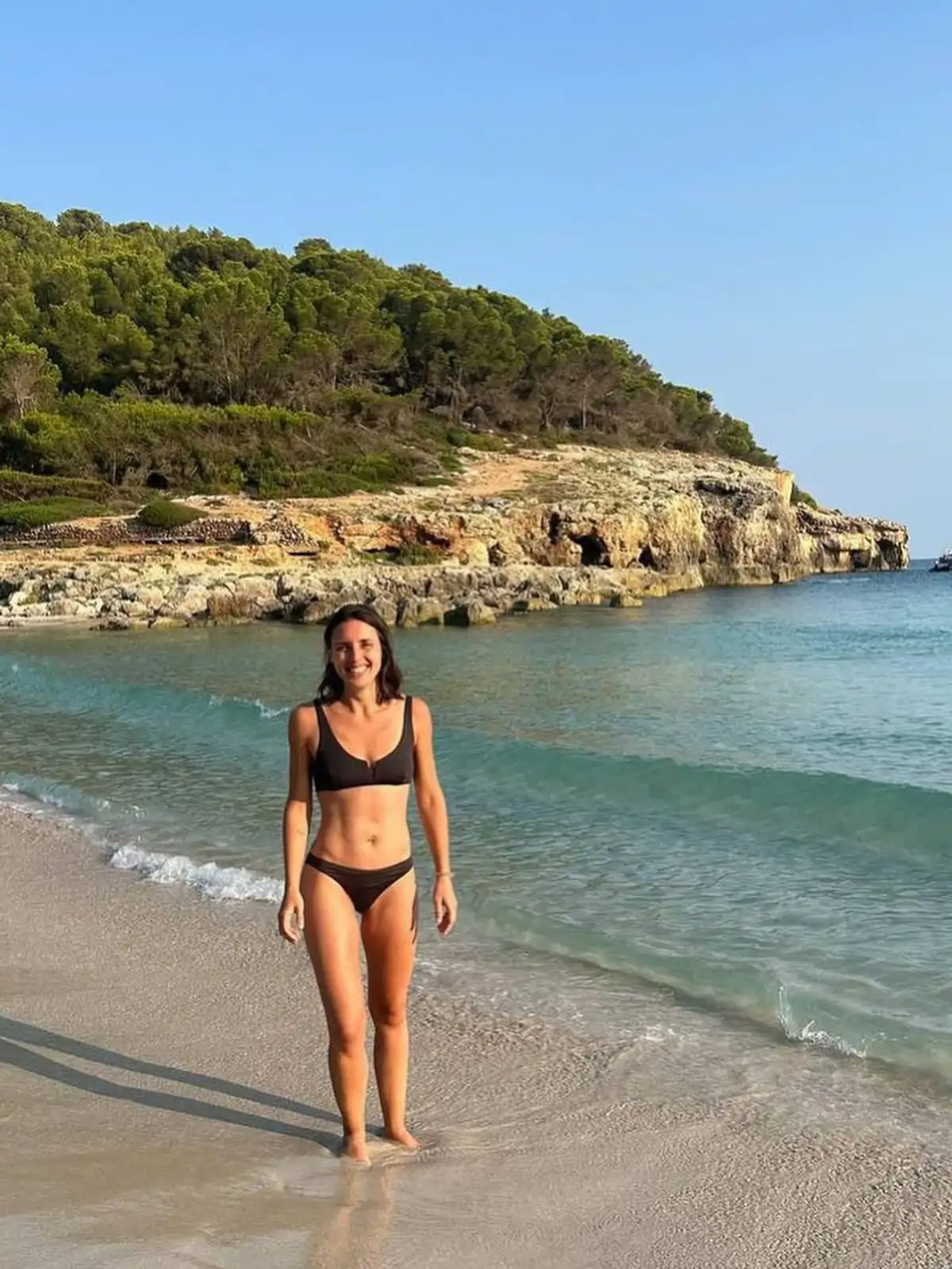 Irene Montero abre el álbum de sus vacaciones en Menorca junto a Ione Belarra: playas ...
