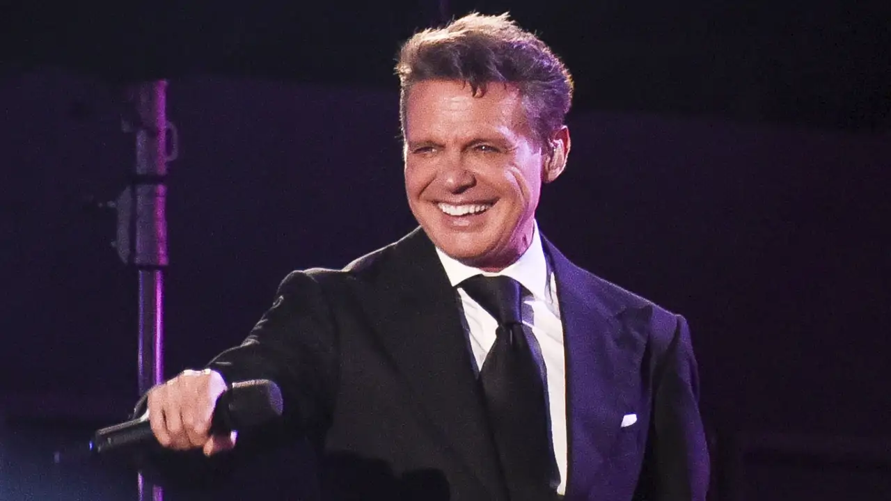 Luis Miguel, el cantante de boleros más conocido de México relacionado ...