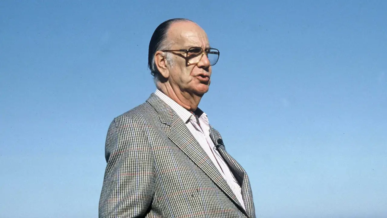 Así es Iria Flavia, la ciudad que vio nacer a Camilo José Cela, gigante ...