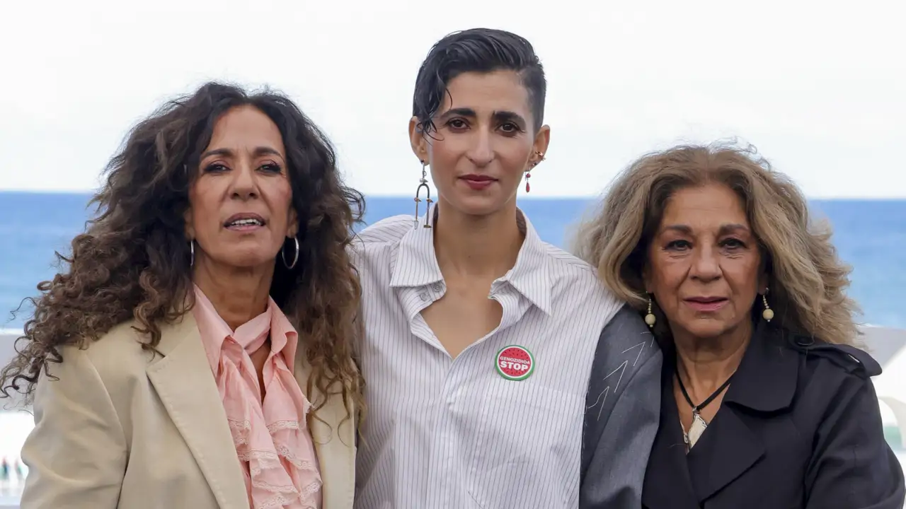 Cónclave Flores en el Festival de San Sebastián: el orgullo de Lolita y Rosario Flores por su ...