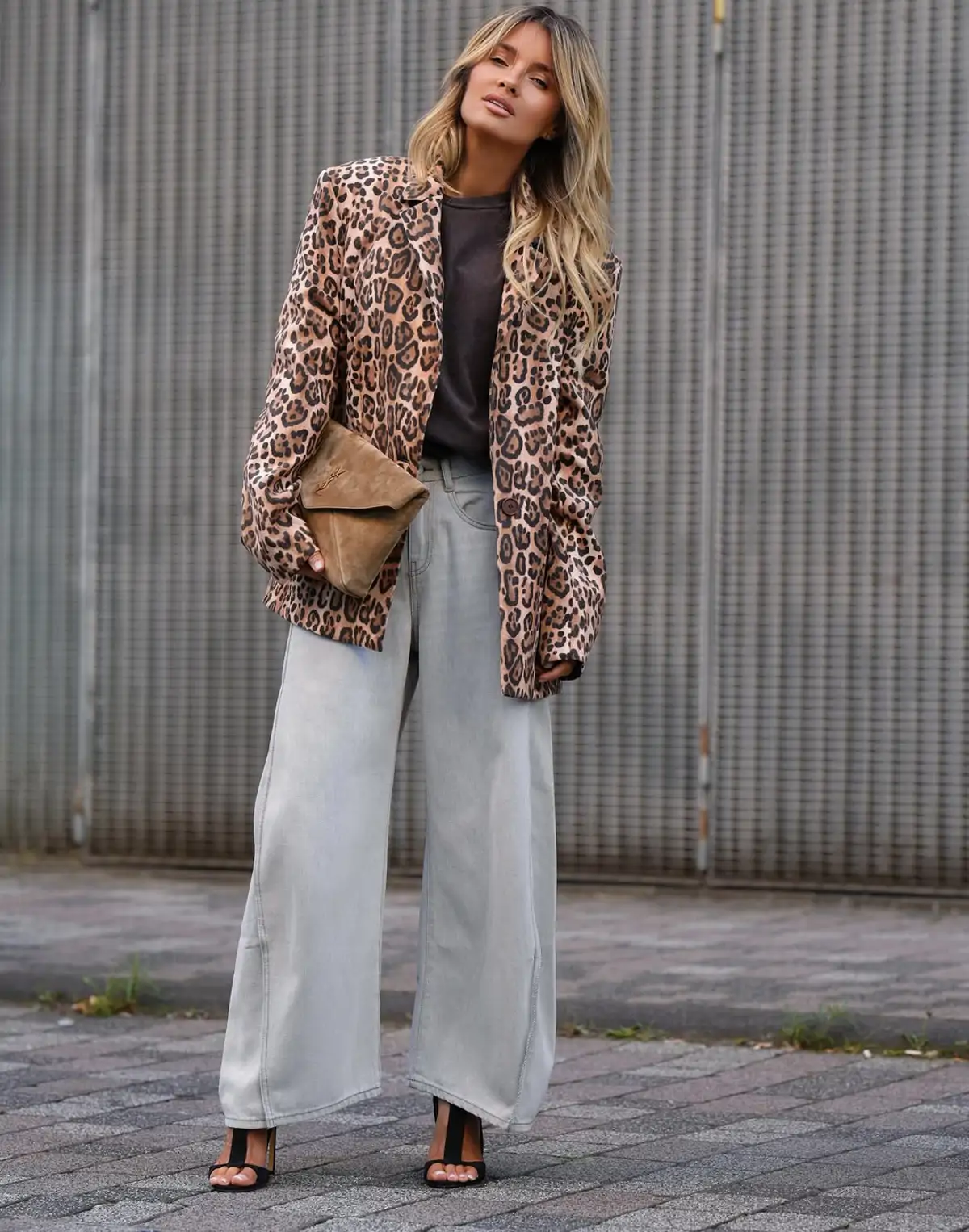 Cómo llevar el gris en tus looks: aprende a combinarlo como las ...