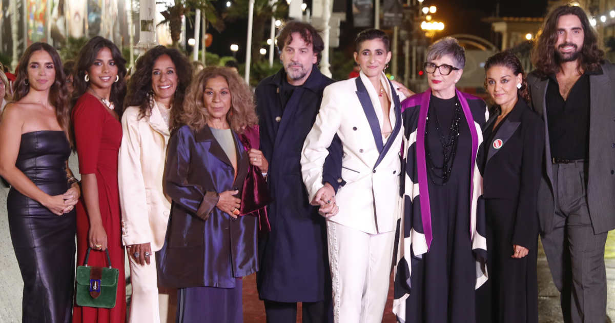 Alba Flores, muy emocionada, reúne a toda su familia en San Sebastián ...