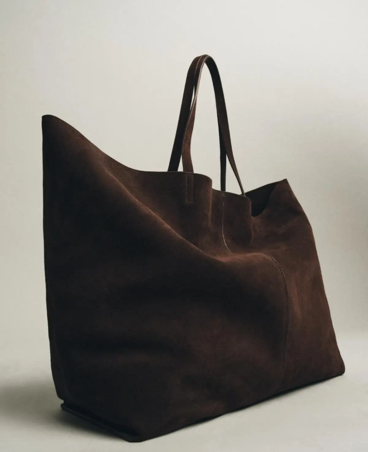 5 bolsos de ante marrón de Zara para tener el accesorio de moda más ...