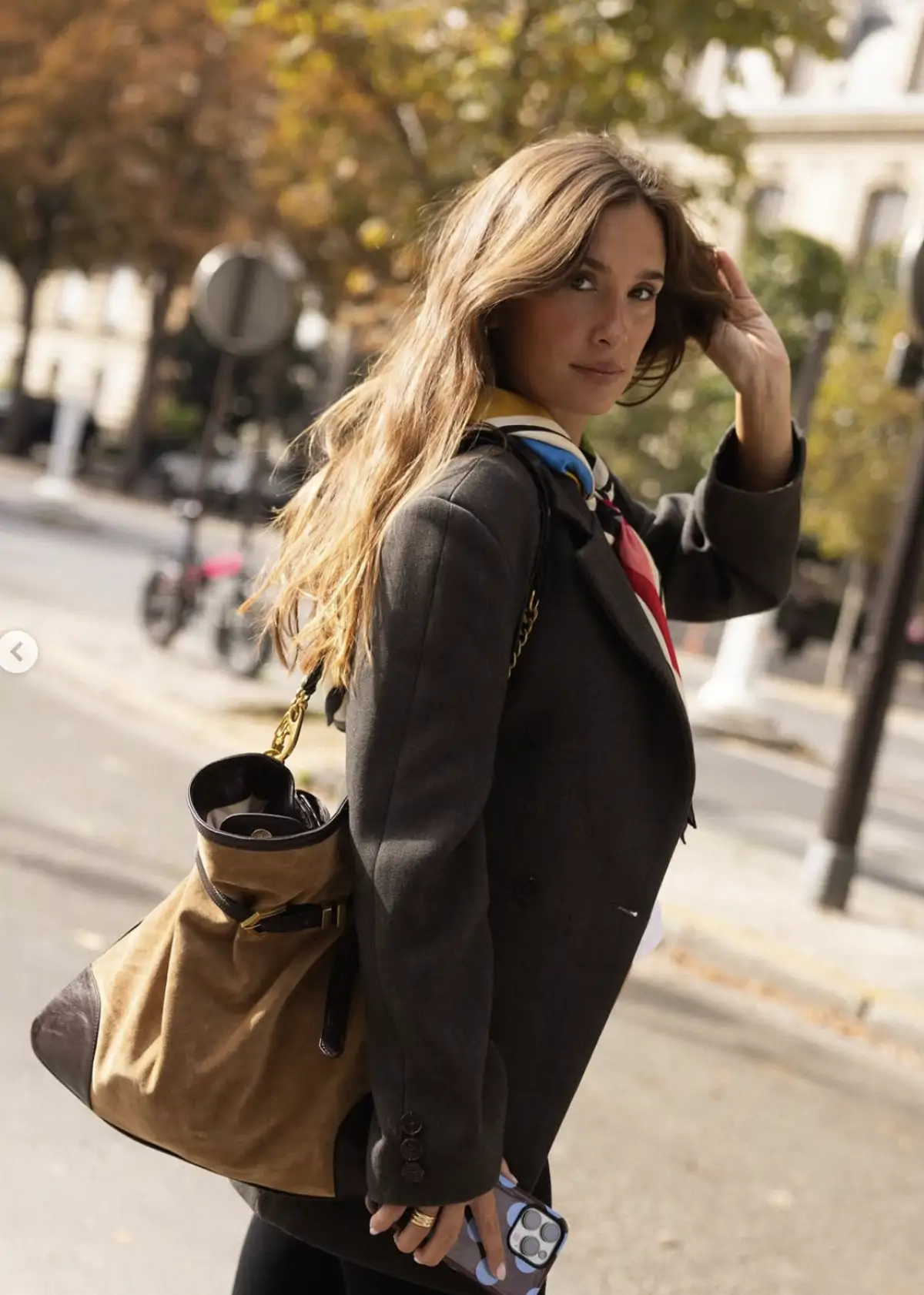 María Pombo arrasa con el bolso de ante 'made in Spain', ideal para las ...