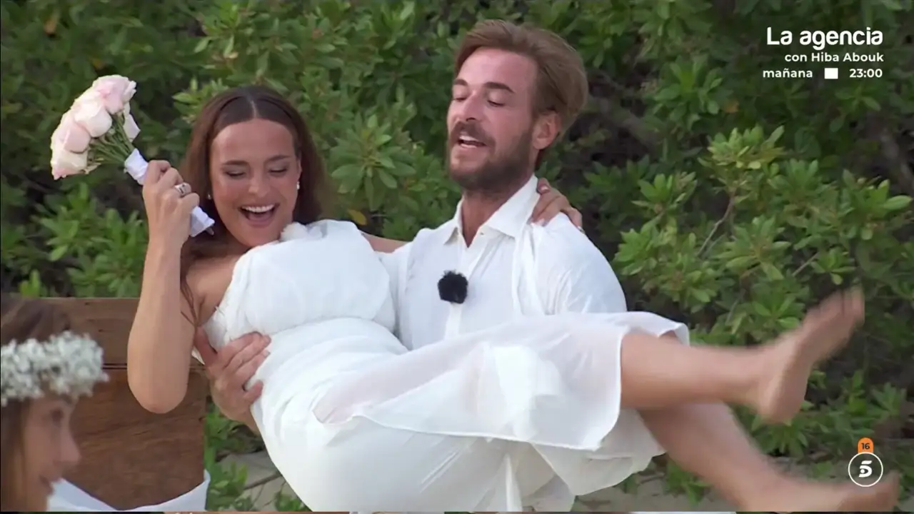 Tony Spina y Marta Peñate ya son marido y mujer: así ha sido la primera ...