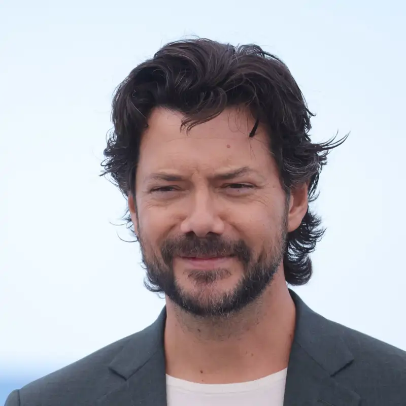 Álvaro Morte, sobre el cáncer que padeció con 30 años: "A mí me dijeron que me cortaban la ...