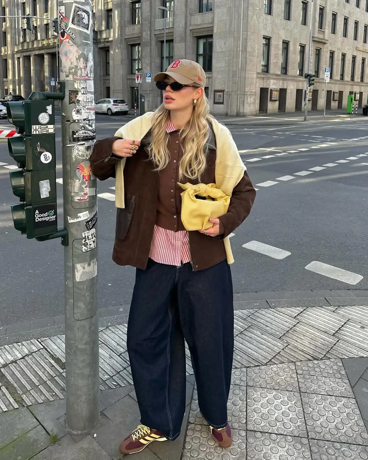 Si tuviera 60 años, dejaría de usar zapatillas blancas y me las ...