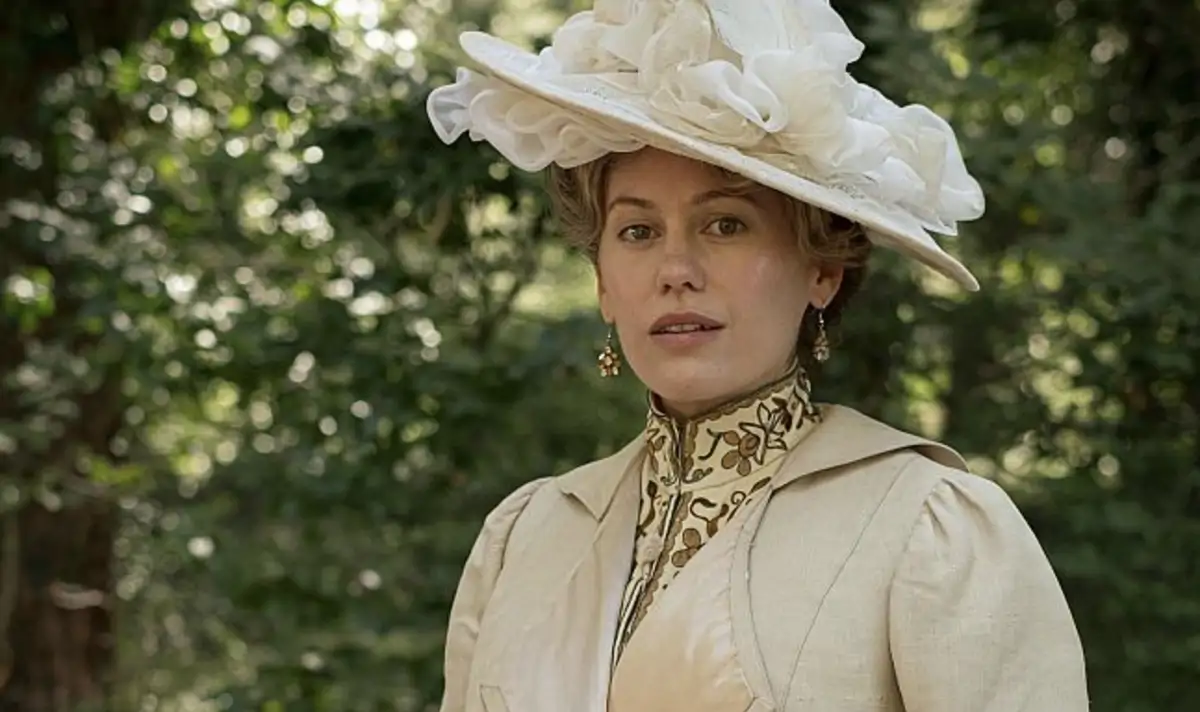 Javier Olivares, creador de la serie 'ENA', lanza una amarga queja a Televisión Española por el ...