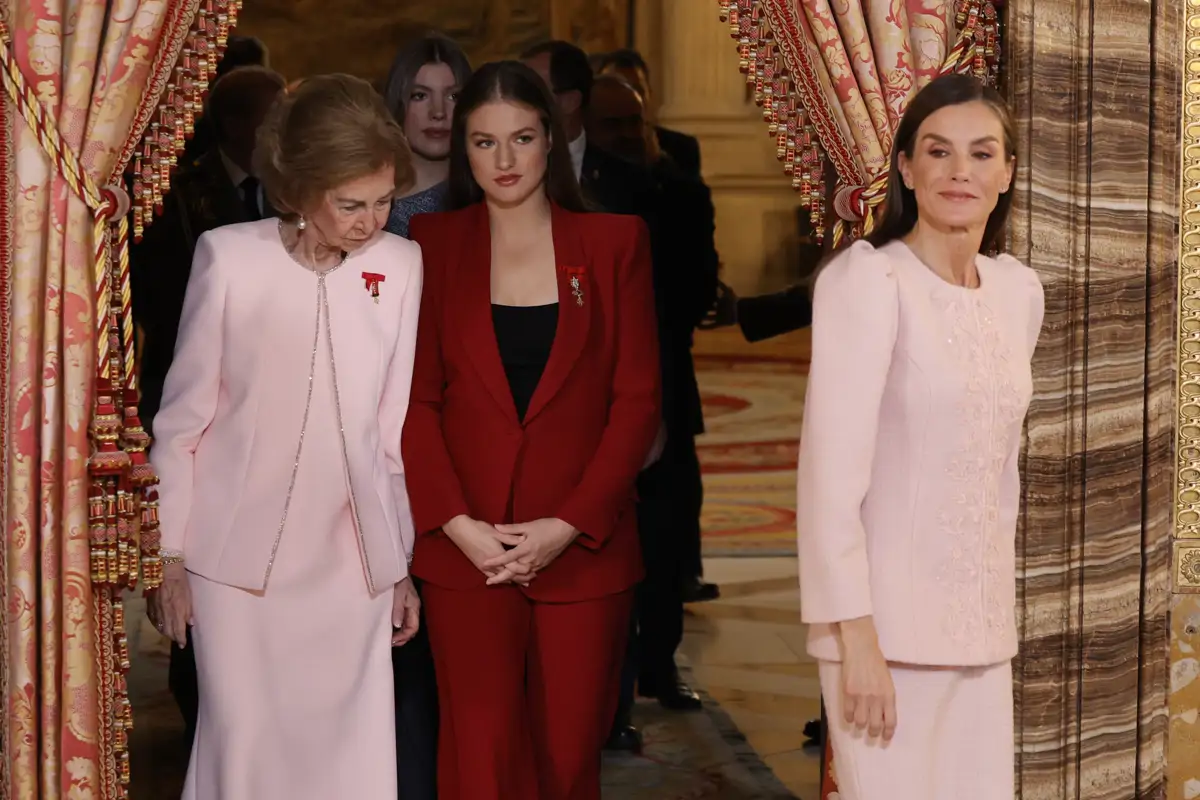 Las noticias de las portadas de las revistas del corazón de hoy: del tributo a la reina Sofía a ...