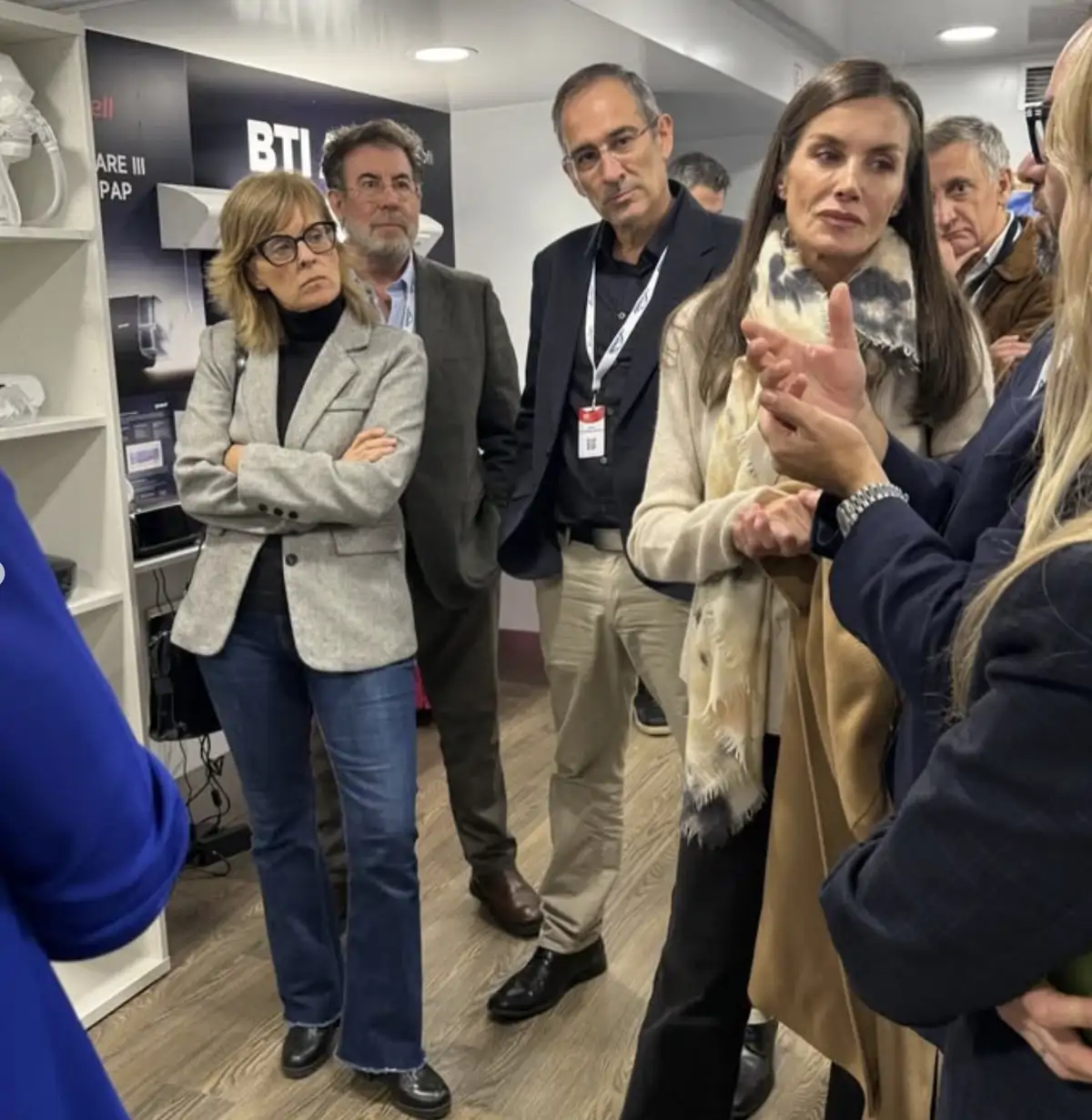 La reina Letizia aparece sin avisar durante un plan junto a su ...