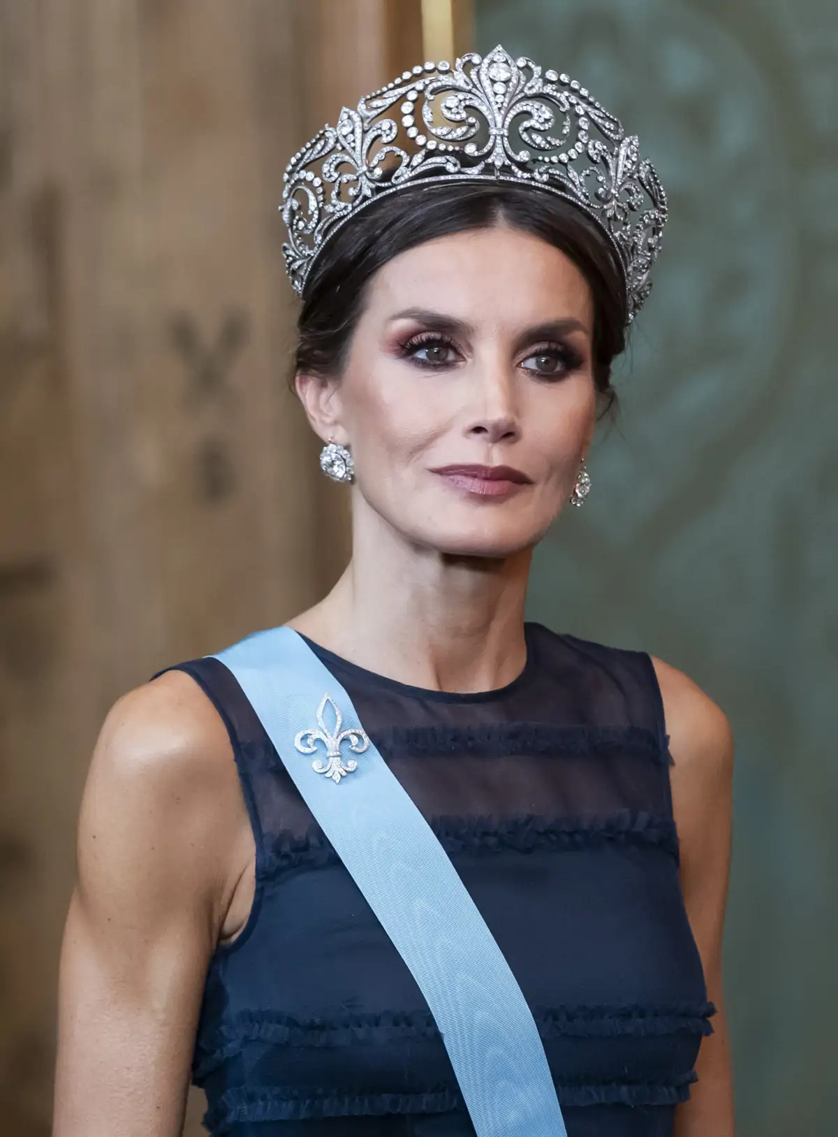 La reina Letizia, al más puro estilo Carolina de Mónaco con traje de ...
