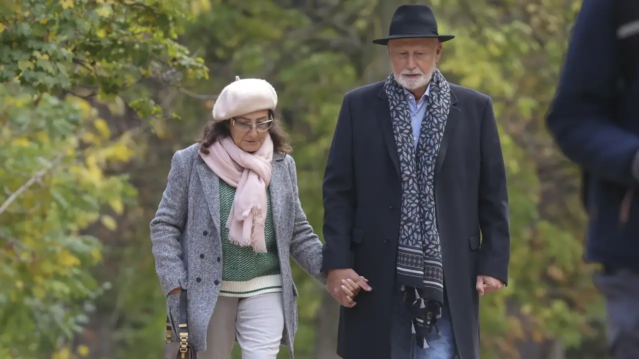 Paseo, selfies y confidencias: la cita navideña de Paloma Rocasolano y ...