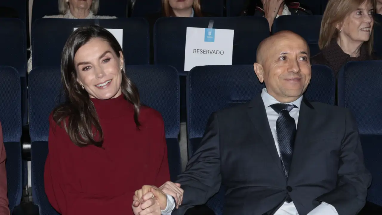 Luis Alegre, el amigo de la reina Letizia con el que rompe el protocolo, comparte tardes de cine ...