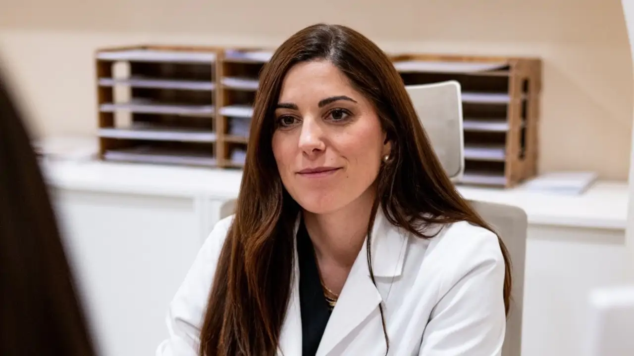 Claudia Bernárdez, dermatóloga: "Secar el pelo en dirección contraria a ...