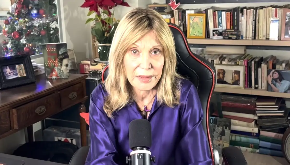 Pilar Eyre saca a la luz los desconocidos viajes de la reina Sofía: "En ...