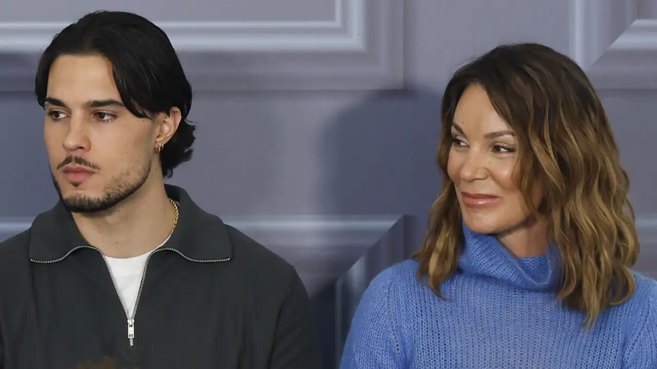 La comunicación no verbal de Carlo Costanzia y Mar Flores en su primera ...