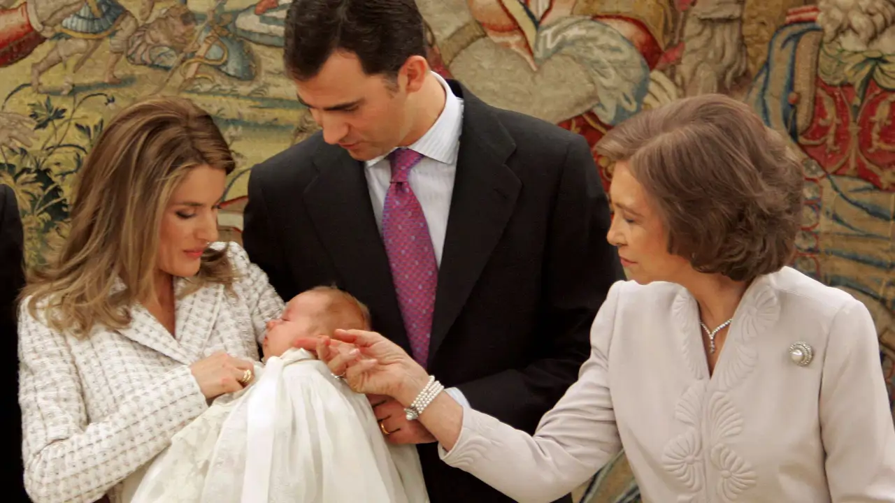 “Derogo mis palabras”: el día que bautizaron a Leonor y la reina Sofía ...