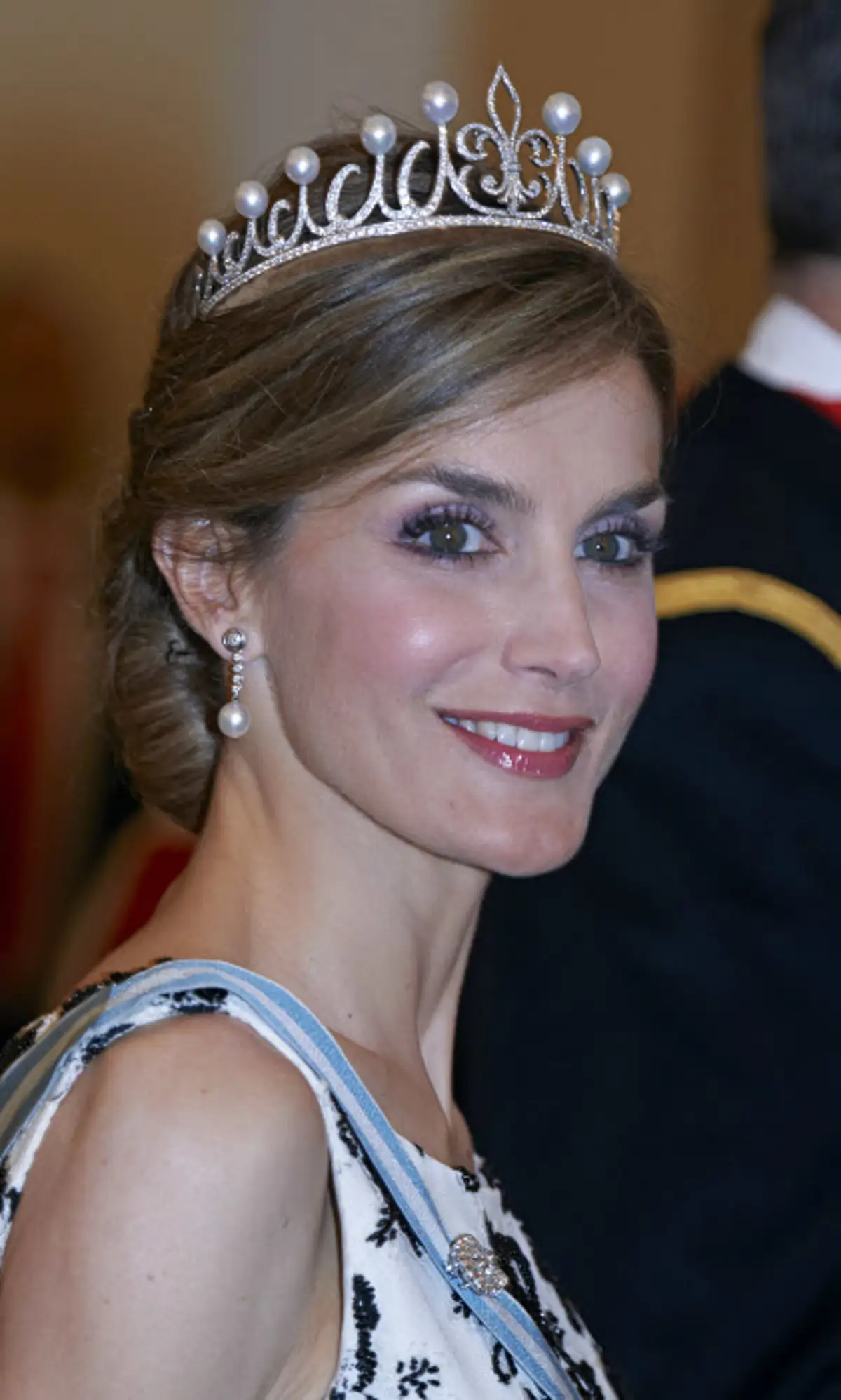 Las 10 tiaras que la reina Letizia guarda en el joyero real: muy ...
