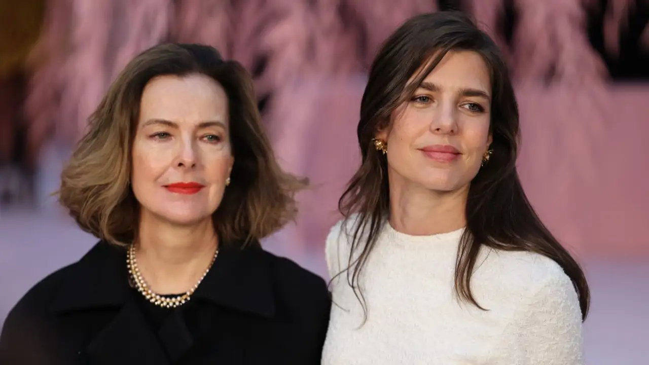 Aparición sorpresa de Carlota Casiraghi con su ex suegra, Carole ...
