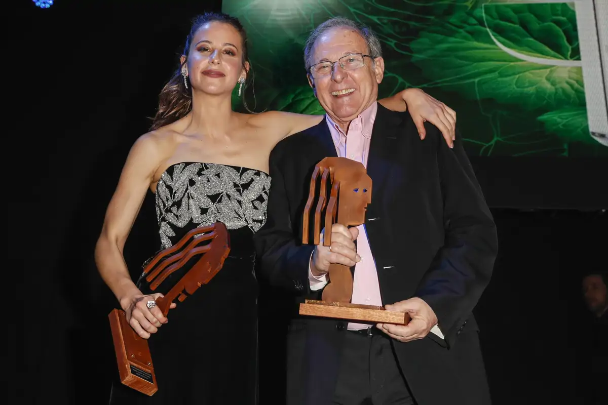 Emilio Gutiérrez Caba (83 años) sufre una aparatosa caída antes de su ...