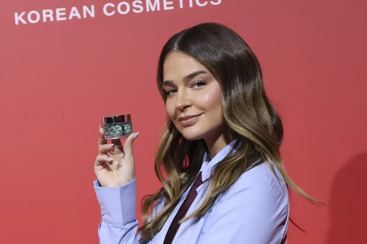 Laura Escanes nos confiesa cuál es su producto de cosmética coreana ...