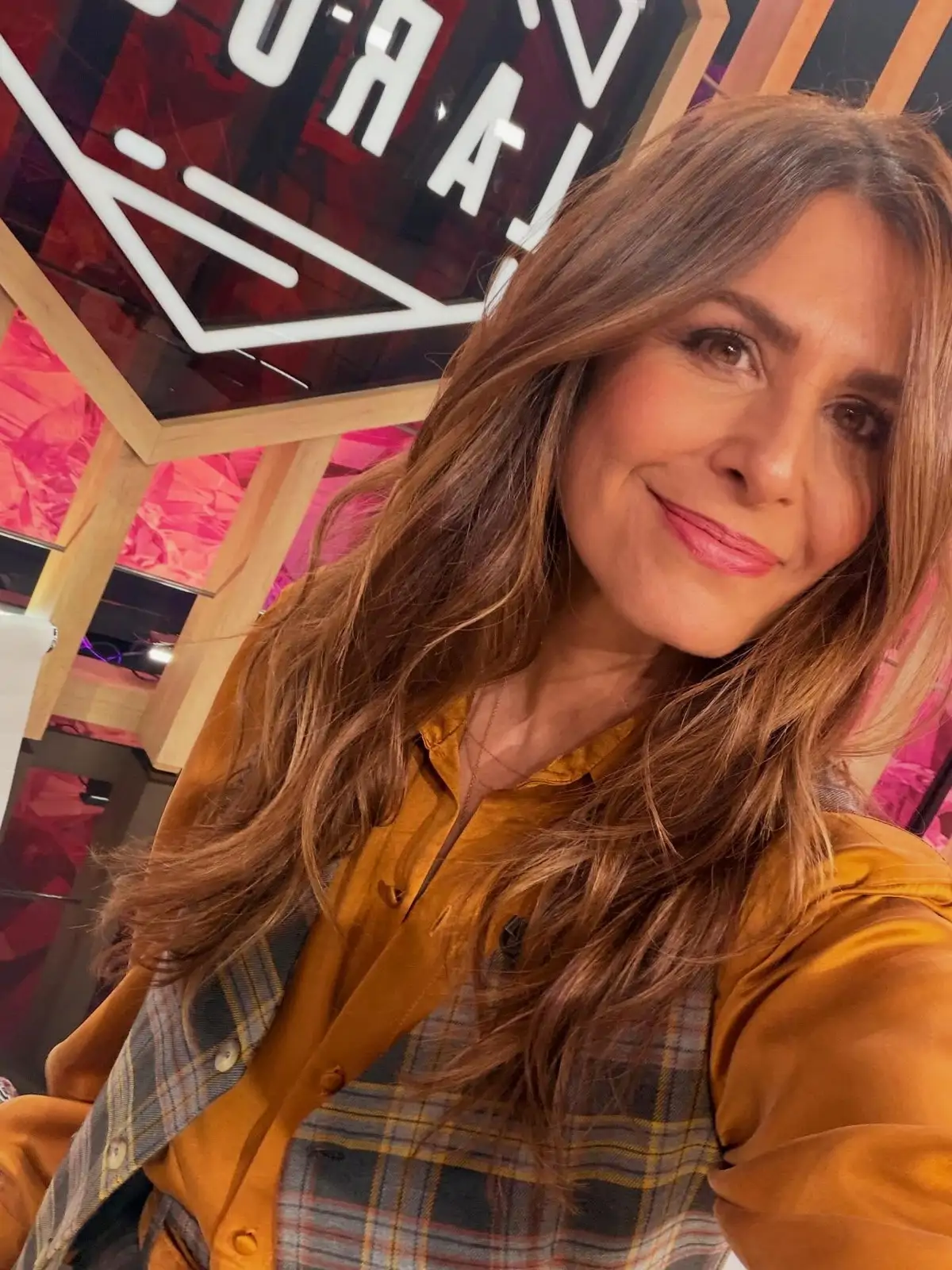 Miguel Bling, peluquero, sobre el corte y color de pelo de Nuria Roca ...