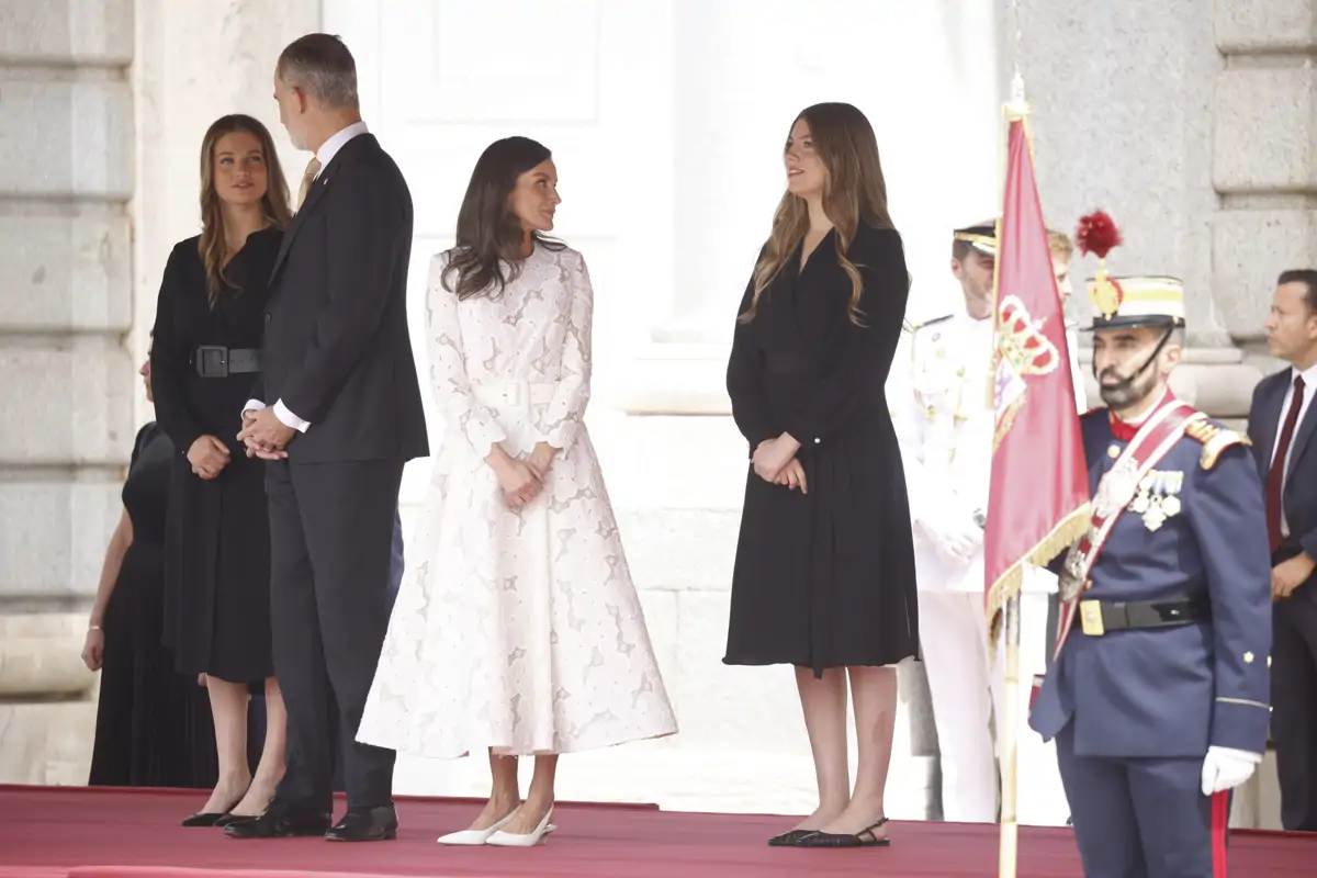 La infanta Sofía, sobria y elegante de negro en su encuentro con el ...