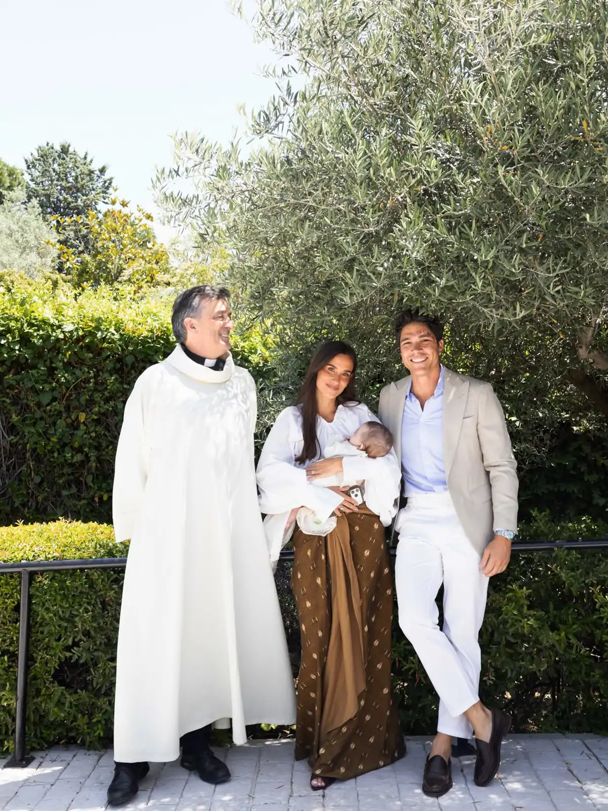 El look de mamá de bautizo de María Pombo: la alternativa más chic y ...