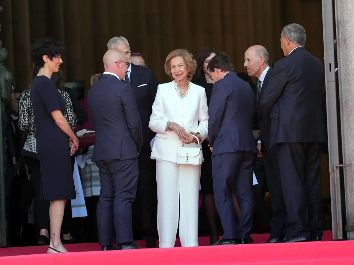La reina Sofía le coge el testigo a los reyes ante el Papa León XIV ...
